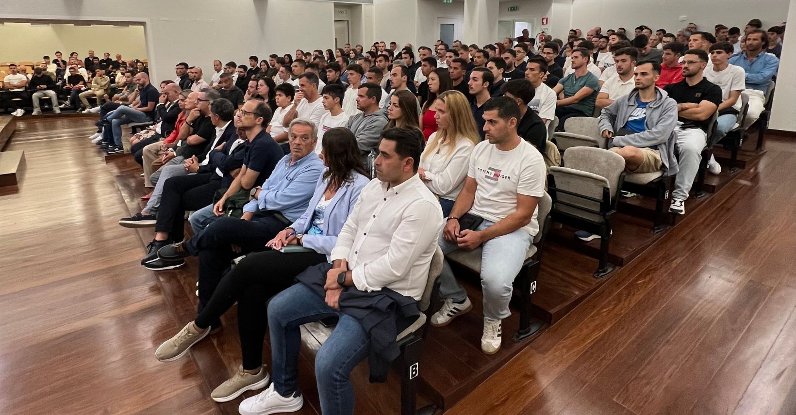 Duarte Gomes apresenta as mudanças das leis de jogo de 25/26 na AF ...